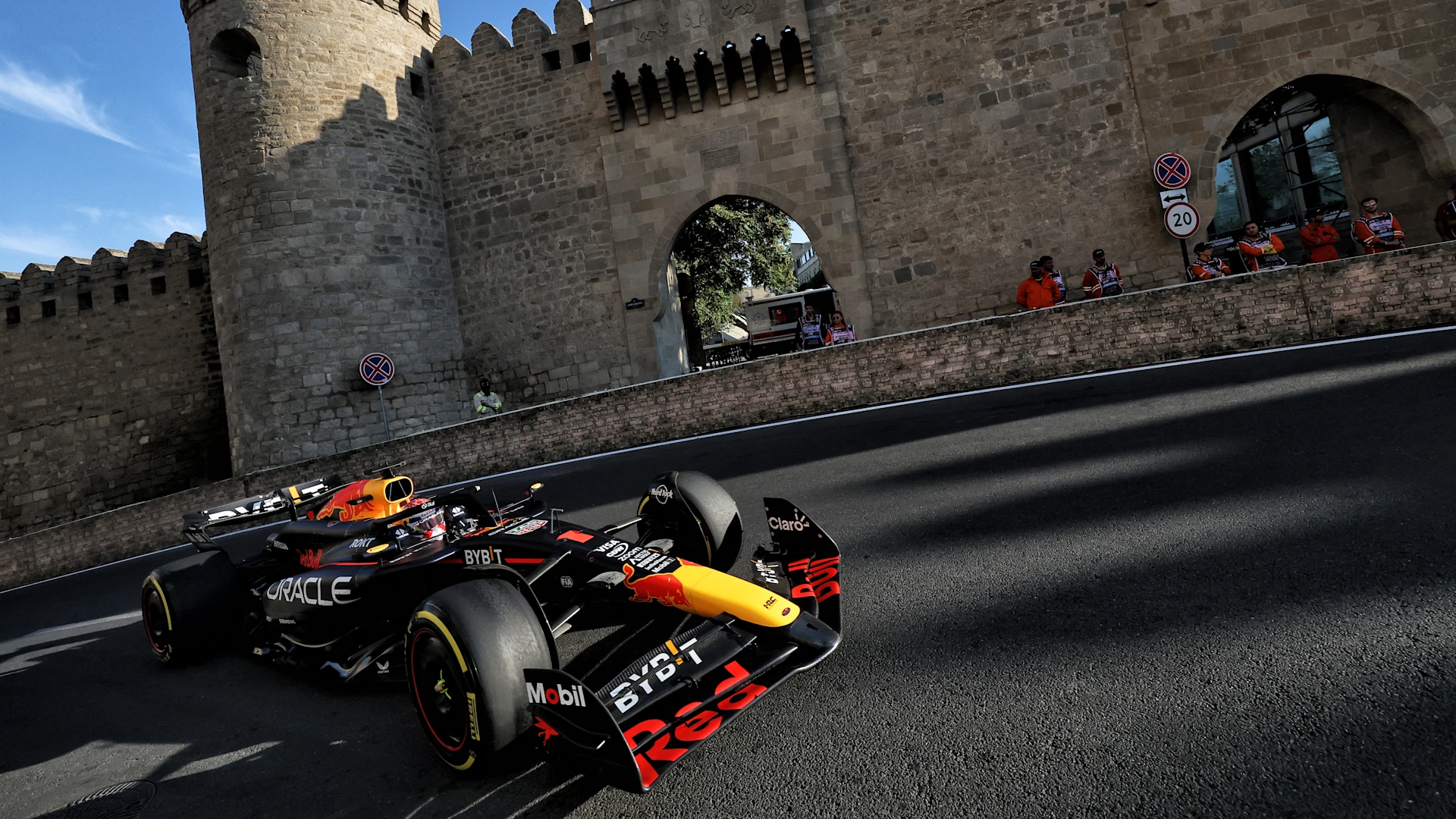 Formel 1 2025: Die Highlights vom Aserbaidschan-GP im kostenlosen Livestream und TV - ServusTV On