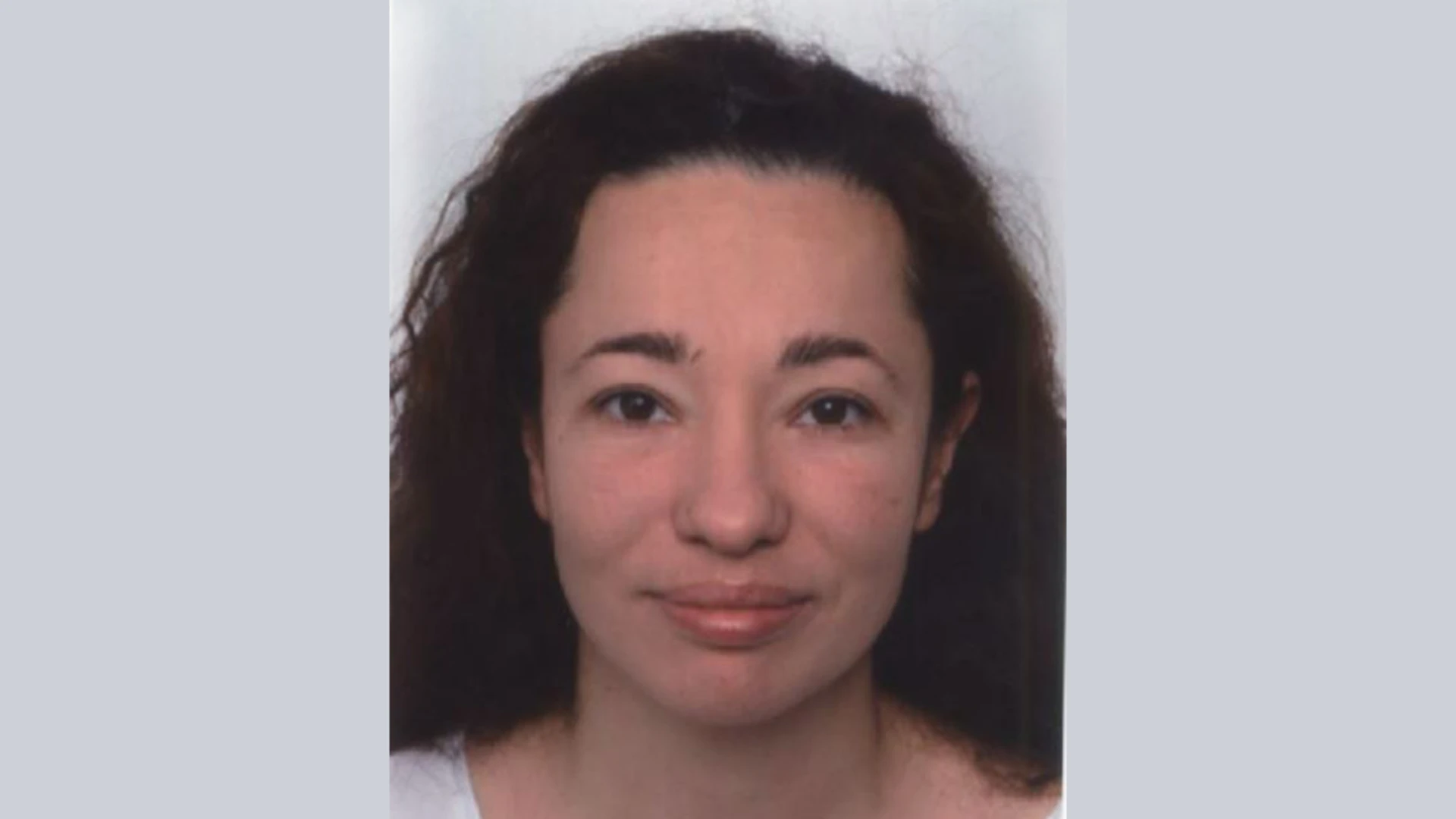 Fahndung Österreich: Okkult-Betrügerin "Amela" - Fotos vom Diebesgut ...